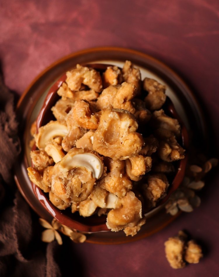 Maple Candied Cashews - Easy Stovetop Caramelized Nuts
