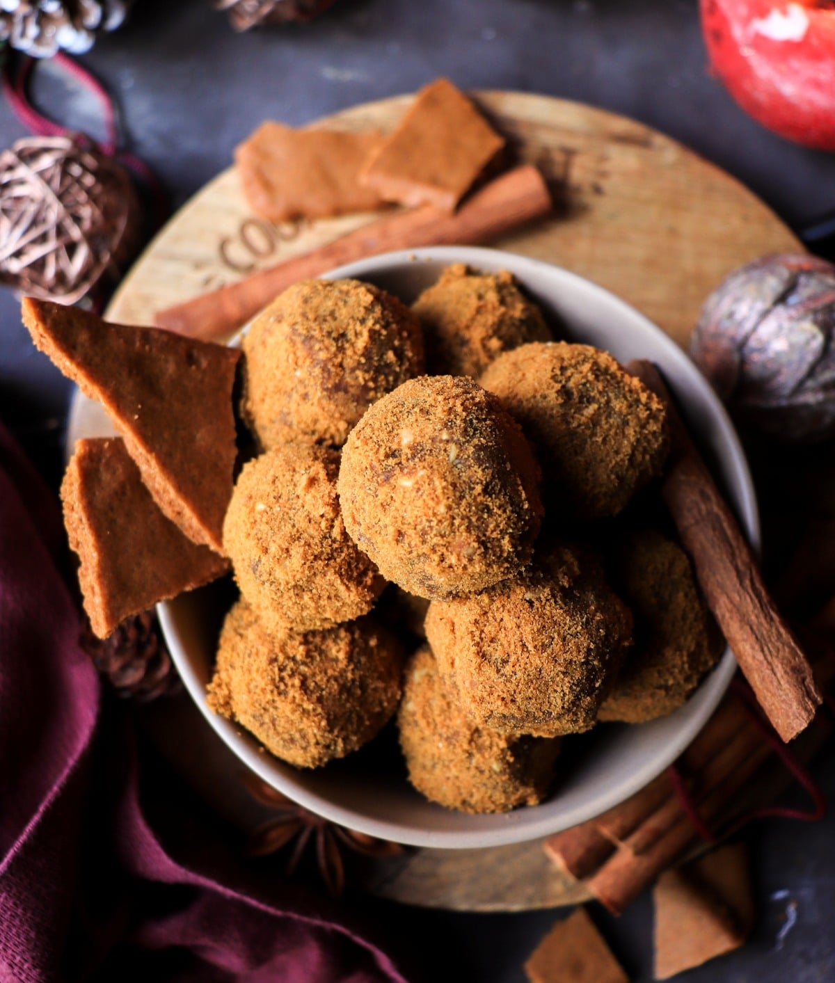 Gingerbread Bliss Balls - Festive Christmas Date Truffles