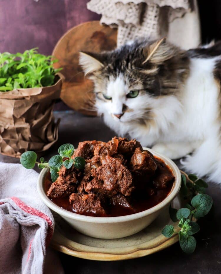 Hungarian Goulash (Gulyás) - Classic Paprika Beef Stew
