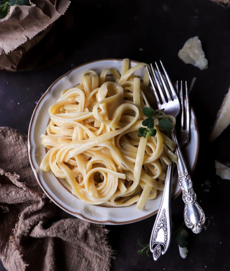 How to Make Italian Butter Pasta (Authentic Fettuccine al Burro)