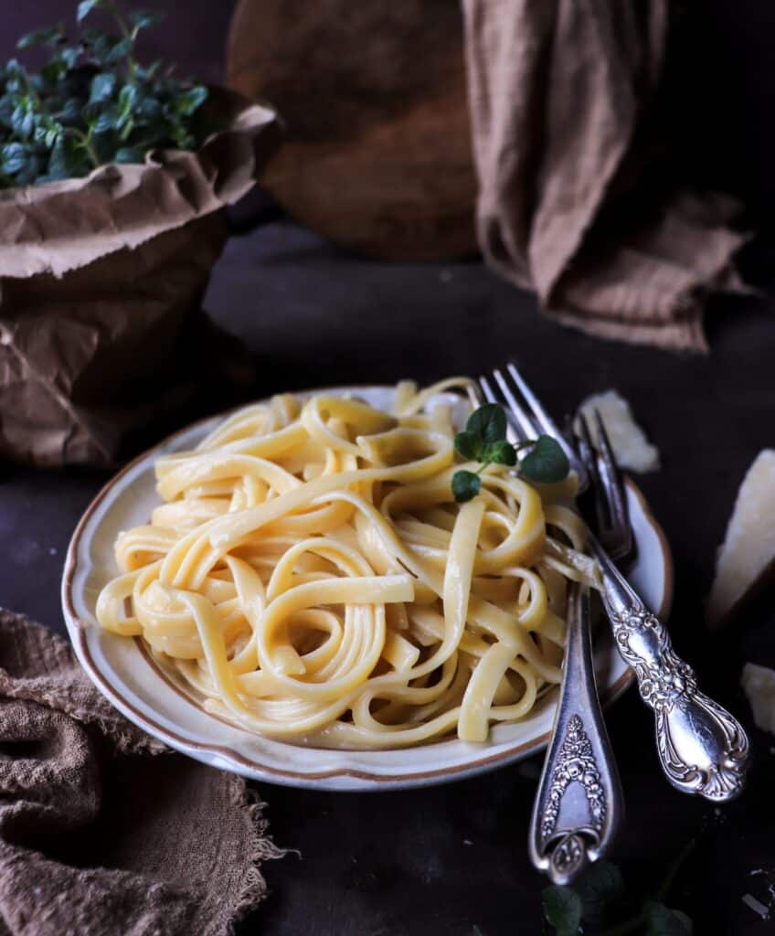 How to Make Italian Butter Pasta (Authentic Fettuccine al Burro)